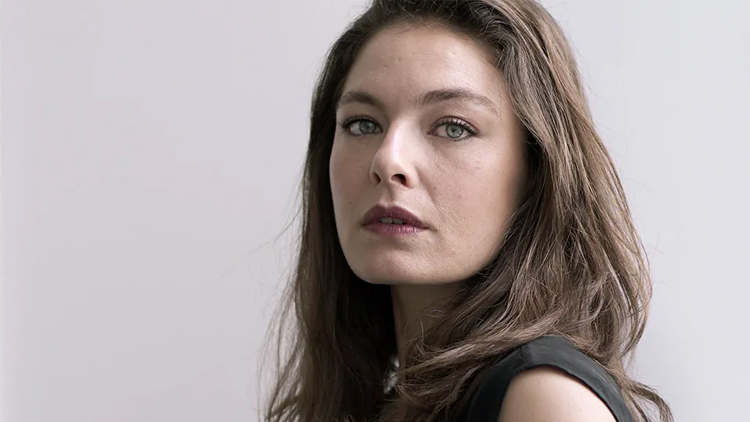 Alexa Davalos junta-se ao elenco de FBI: Most Wanted - Séries da TV